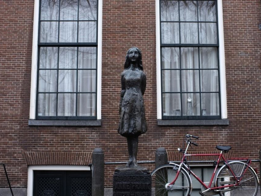 Anne Frank et l’IA | Michel Kichka
